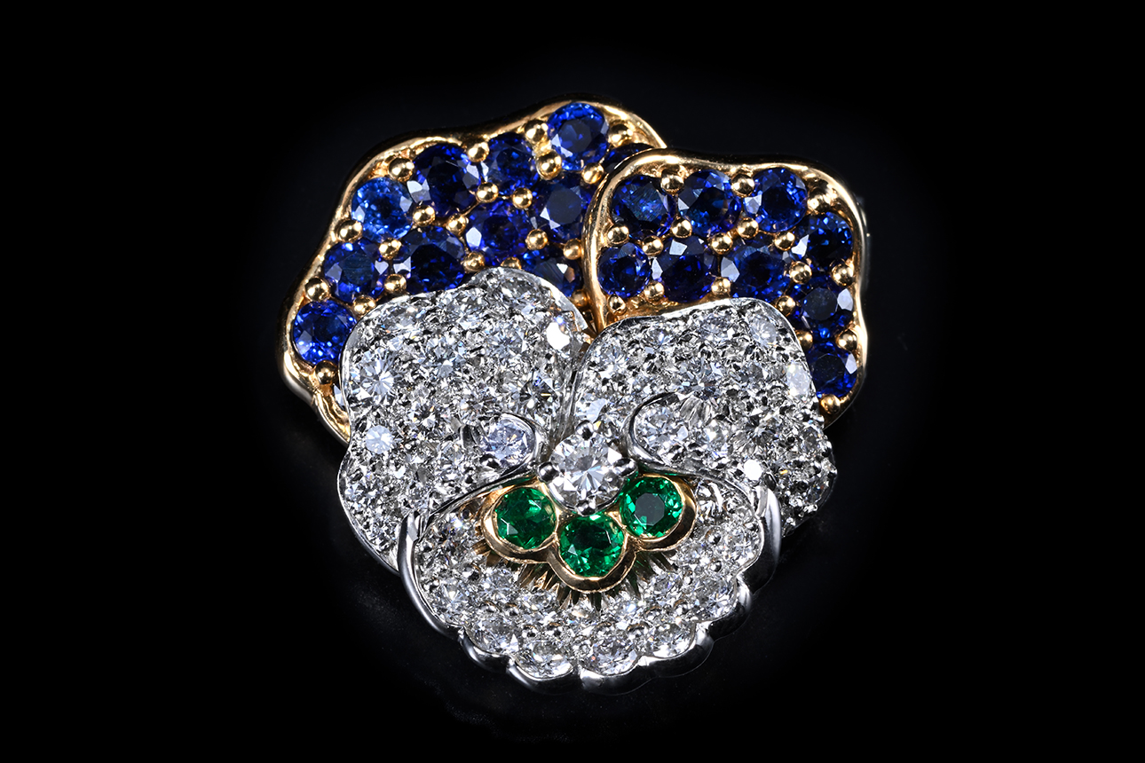 TIFFANY & Co. Diamond, sapphire and emerald brooch | ACHACO